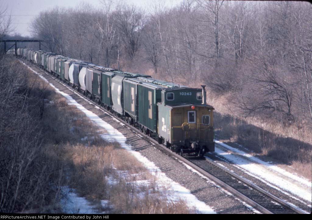 1418-36 BN freight on Wayzata Sub.